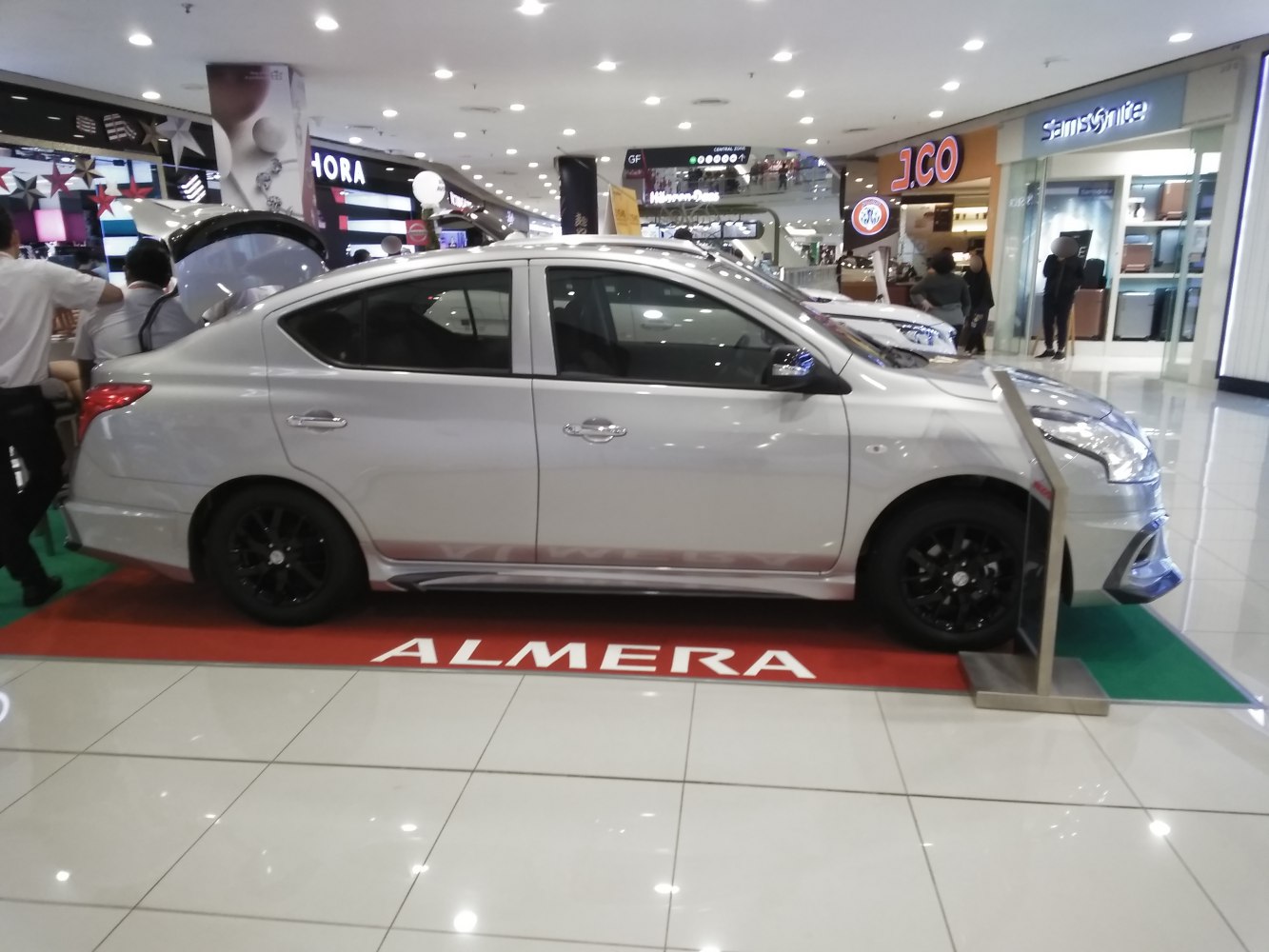Nissan Almera III (N17, facelift 2015) 1.2i (79 Hp)